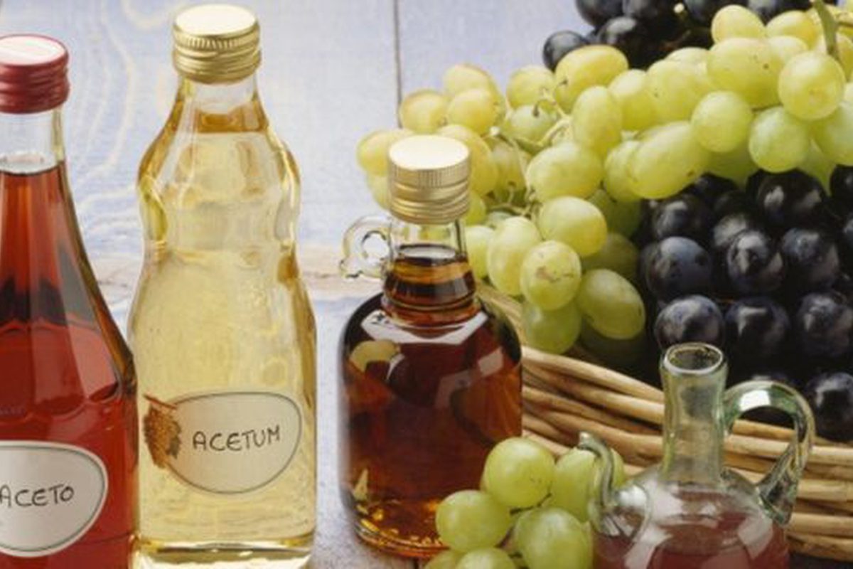 تعرفوا على فوائد و استخدامات الخل بمختلف أنواعه